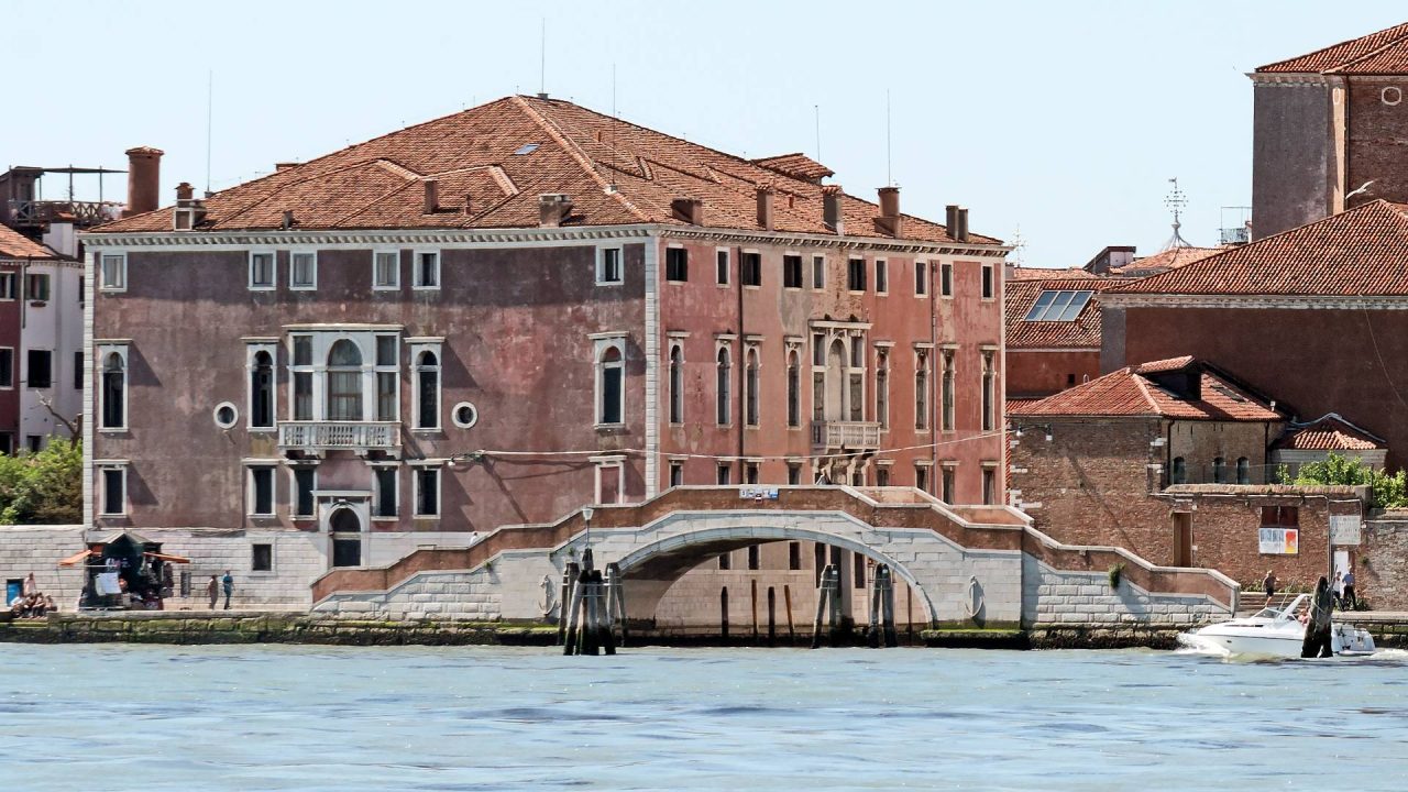 Contemporary art Exhibition in Venice - The Embrace